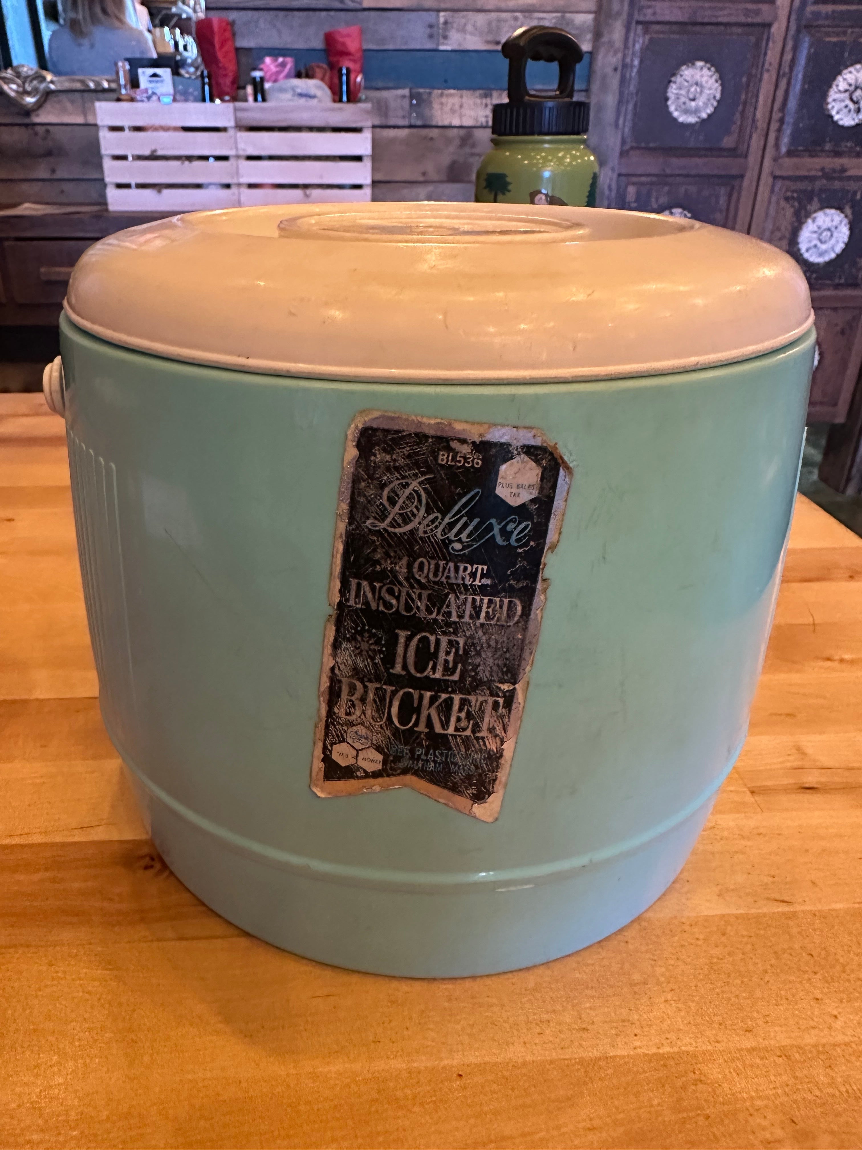Antique Ice Bucket – Courduroy